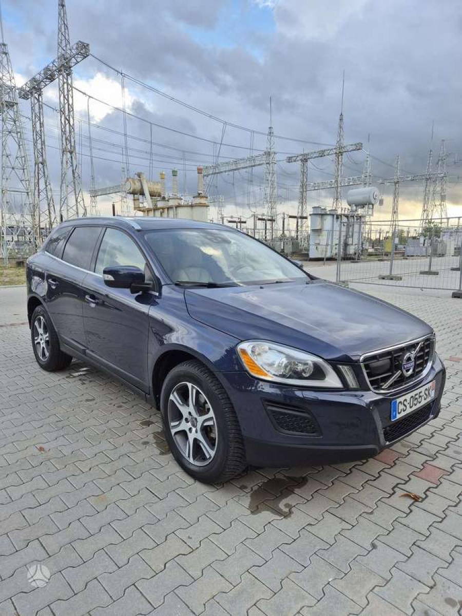 Zils Volvo XC60 2013 Šauļi, ar dzinēja tilpumu 2.40 L un nobraukumu 307 tūkst. km par 7800 €, foto 8 vietnē AUTOMOTO.COM.LV