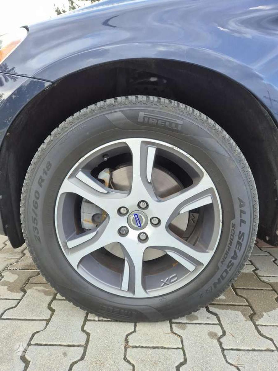 Zils Volvo XC60 2013 Šauļi, ar dzinēja tilpumu 2.40 L un nobraukumu 307 tūkst. km par 7800 €, foto 12 vietnē AUTOMOTO.COM.LV