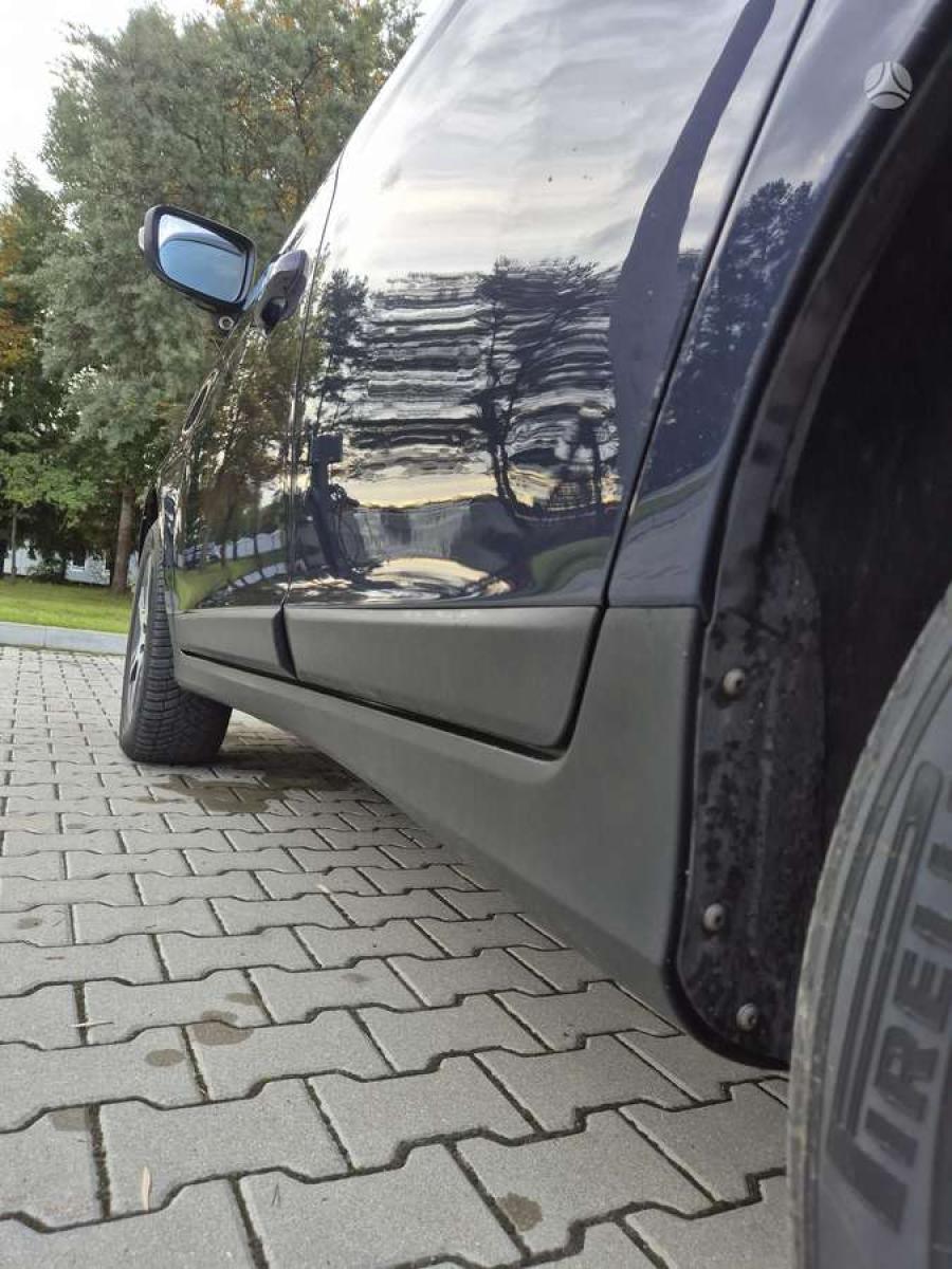 Zils Volvo XC60 2013 Šauļi, ar dzinēja tilpumu 2.40 L un nobraukumu 307 tūkst. km par 7800 €, foto 13 vietnē AUTOMOTO.COM.LV
