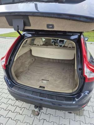 Zils Volvo XC60 2013 Šauļi, ar dzinēja tilpumu 2.40 L un nobraukumu 307 tūkst. km par 7800 €, foto 15 vietnē AUTOMOTO.COM.LV