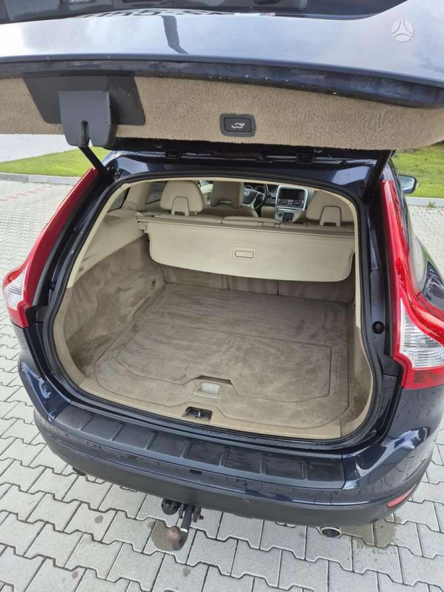 Zils Volvo XC60 2013 Šauļi, ar dzinēja tilpumu 2.40 L un nobraukumu 307 tūkst. km par 7800 €, foto 15 vietnē AUTOMOTO.COM.LV