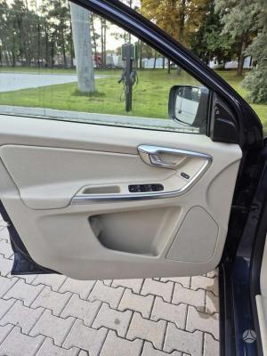 Zils Volvo XC60 2013 Šauļi, ar dzinēja tilpumu 2.40 L un nobraukumu 307 tūkst. km par 7800 €, foto 21 vietnē AUTOMOTO.COM.LV