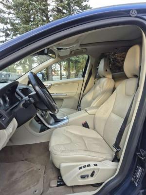 Zils Volvo XC60 2013 Šauļi, ar dzinēja tilpumu 2.40 L un nobraukumu 307 tūkst. km par 7800 €, foto 22 vietnē AUTOMOTO.COM.LV