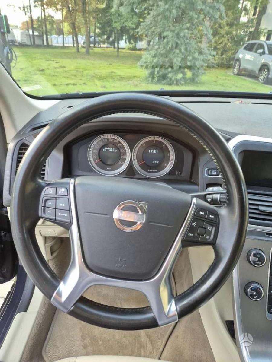 Zils Volvo XC60 2013 Šauļi, ar dzinēja tilpumu 2.40 L un nobraukumu 307 tūkst. km par 7800 €, foto 24 vietnē AUTOMOTO.COM.LV