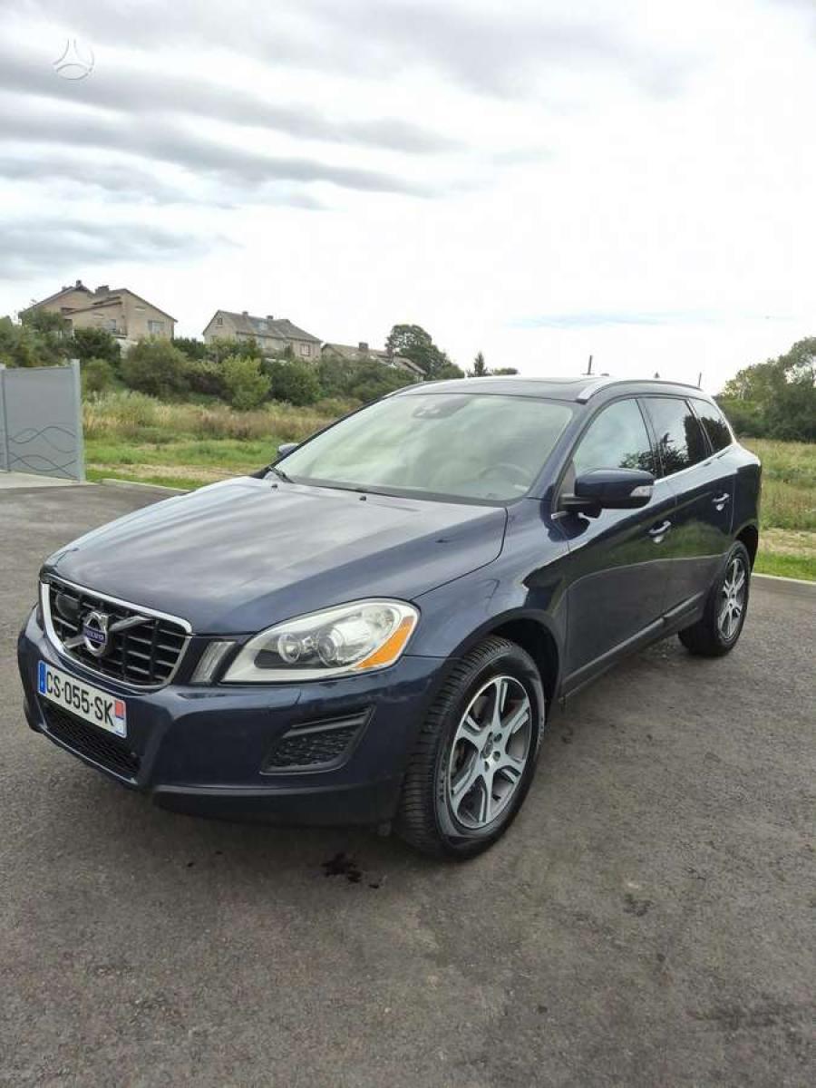 Zils Volvo XC60 2013 Šauļi, ar dzinēja tilpumu 2.40 L un nobraukumu 307 tūkst. km par 7999 €, foto 1 vietnē AUTOMOTO.COM.LV