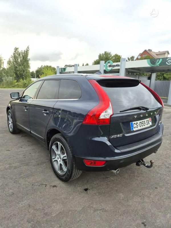 Zils Volvo XC60 2013 Šauļi, ar dzinēja tilpumu 2.40 L un nobraukumu 307 tūkst. km par 7999 €, foto 4 vietnē AUTOMOTO.COM.LV