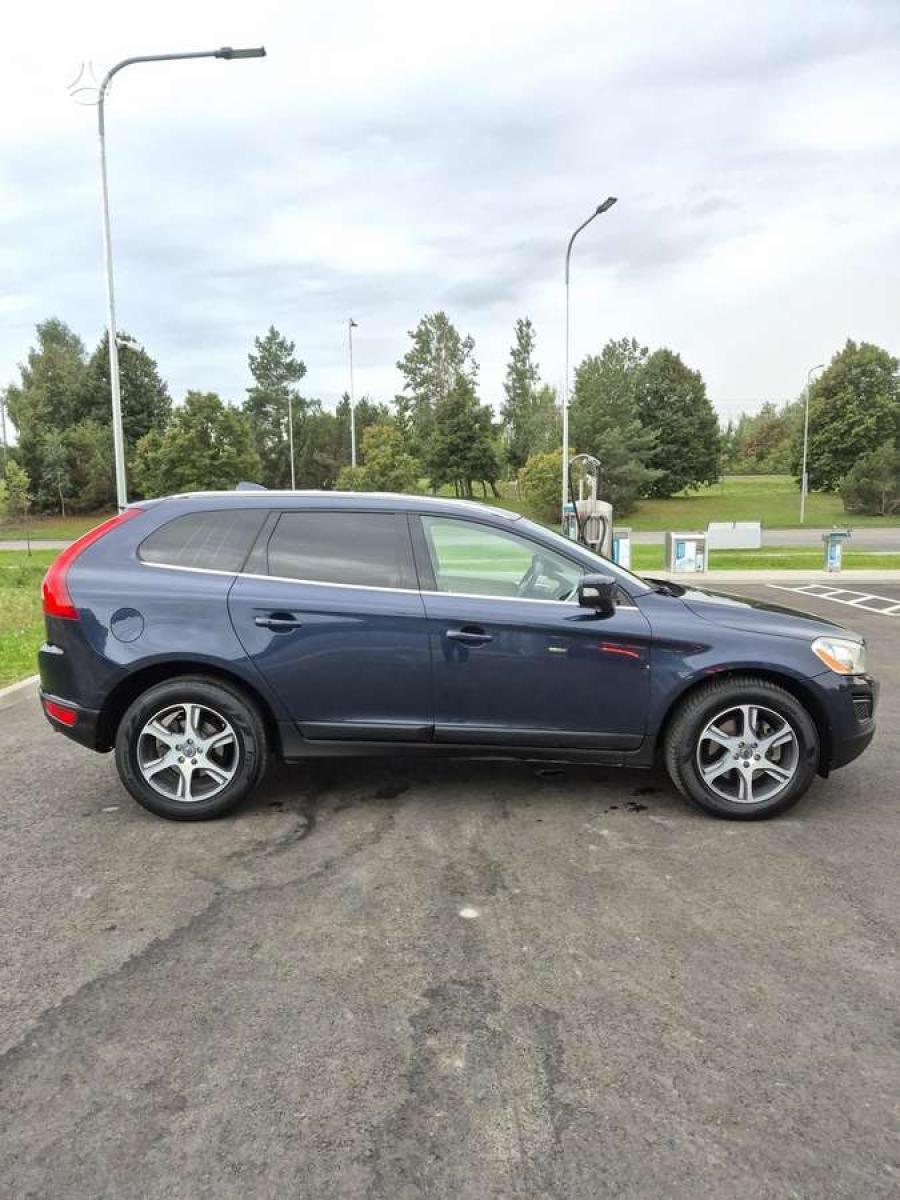 Zils Volvo XC60 2013 Šauļi, ar dzinēja tilpumu 2.40 L un nobraukumu 307 tūkst. km par 7999 €, foto 7 vietnē AUTOMOTO.COM.LV