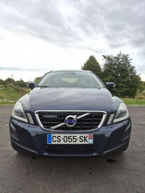 Zils Volvo XC60 2013 Šauļi, ar dzinēja tilpumu 2.40 L un nobraukumu 307 tūkst. km par 7999 €, foto 9 vietnē AUTOMOTO.COM.LV