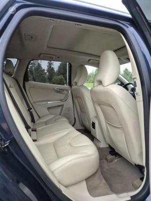 Zils Volvo XC60 2013 Šauļi, ar dzinēja tilpumu 2.40 L un nobraukumu 307 tūkst. km par 7999 €, foto 19 vietnē AUTOMOTO.COM.LV