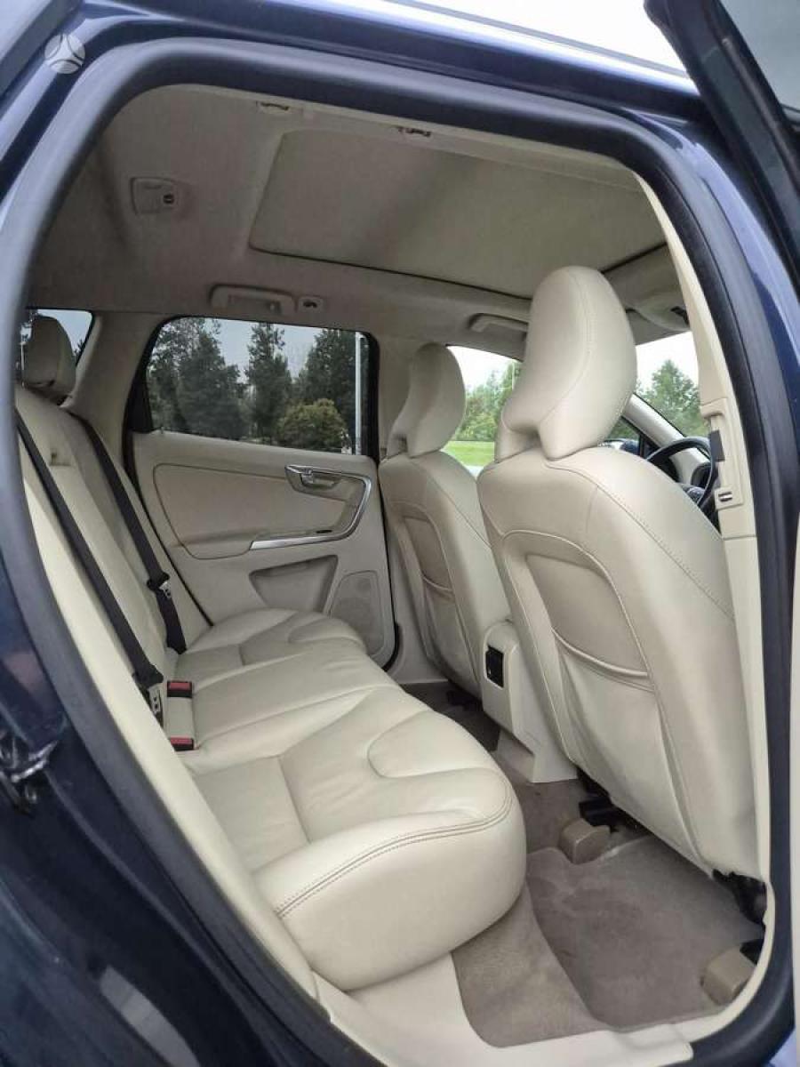 Zils Volvo XC60 2013 Šauļi, ar dzinēja tilpumu 2.40 L un nobraukumu 307 tūkst. km par 7999 €, foto 19 vietnē AUTOMOTO.COM.LV