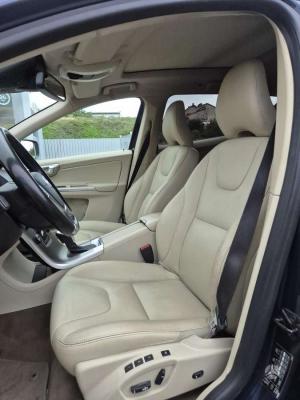 Zils Volvo XC60 2013 Šauļi, ar dzinēja tilpumu 2.40 L un nobraukumu 307 tūkst. km par 7999 €, foto 21 vietnē AUTOMOTO.COM.LV