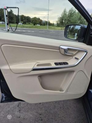 Zils Volvo XC60 2013 Šauļi, ar dzinēja tilpumu 2.40 L un nobraukumu 307 tūkst. km par 7999 €, foto 22 vietnē AUTOMOTO.COM.LV