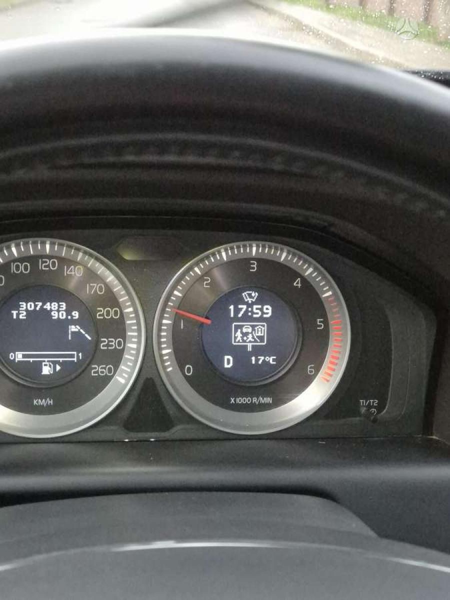 Zils Volvo XC60 2013 Šauļi, ar dzinēja tilpumu 2.40 L un nobraukumu 307 tūkst. km par 7999 €, foto 26 vietnē AUTOMOTO.COM.LV