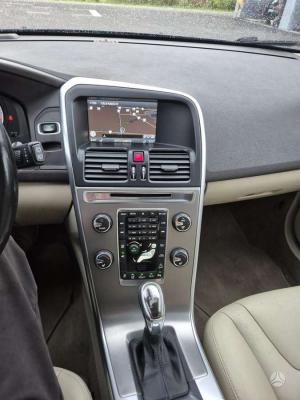 Zils Volvo XC60 2013 Šauļi, ar dzinēja tilpumu 2.40 L un nobraukumu 307 tūkst. km par 7999 €, foto 27 vietnē AUTOMOTO.COM.LV