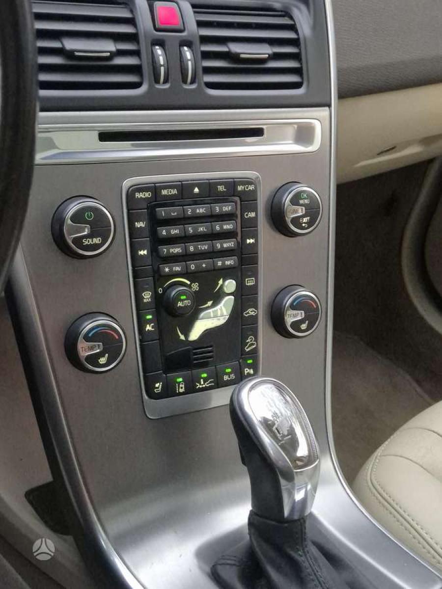 Zils Volvo XC60 2013 Šauļi, ar dzinēja tilpumu 2.40 L un nobraukumu 307 tūkst. km par 7999 €, foto 30 vietnē AUTOMOTO.COM.LV