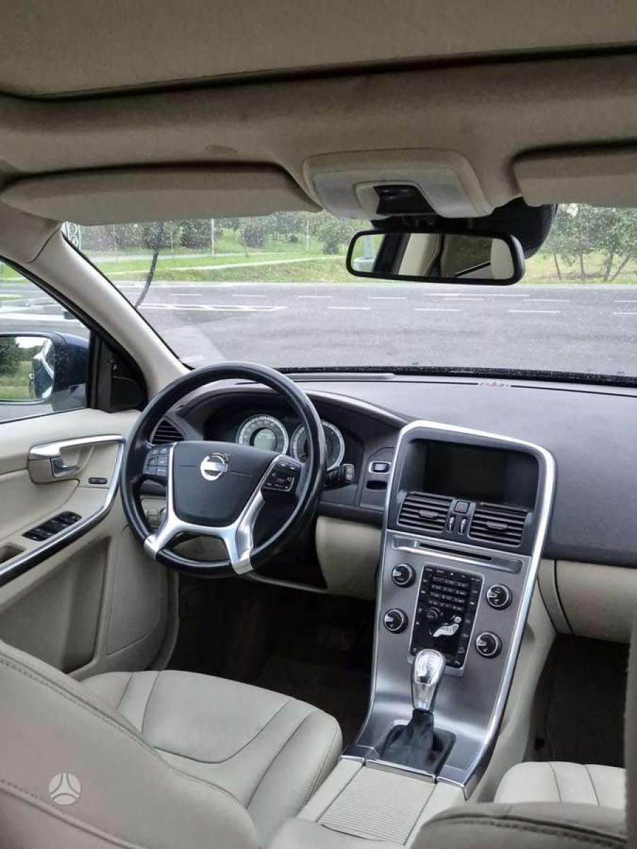 Zils Volvo XC60 2013 Šauļi, ar dzinēja tilpumu 2.40 L un nobraukumu 307 tūkst. km par 7999 €, foto 31 vietnē AUTOMOTO.COM.LV