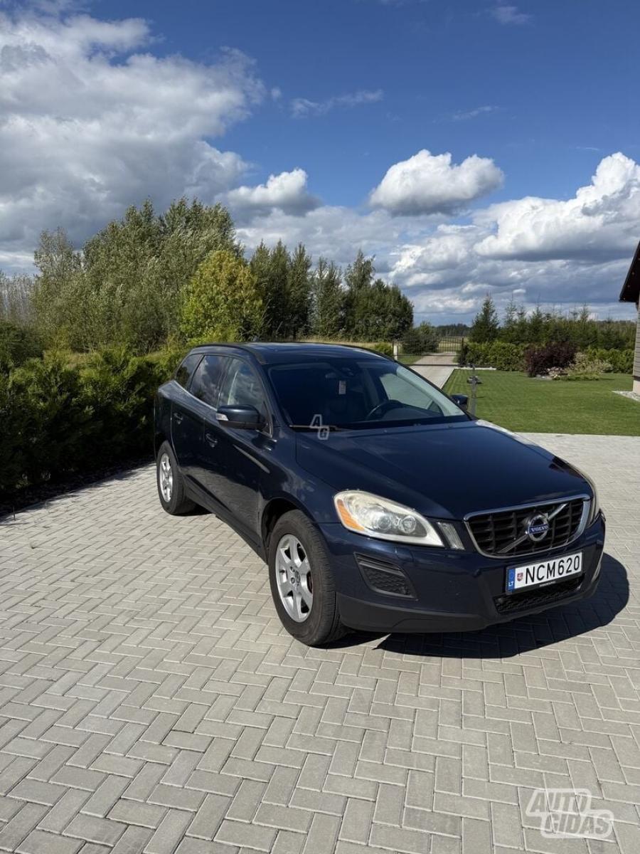 Blue Volvo XC60 2013 in Vilnius, with an engine capacity of 2.40 L and mileage of 359 thousand km for 8700 €, photo 3 on AUTOMOTO.COM.LV