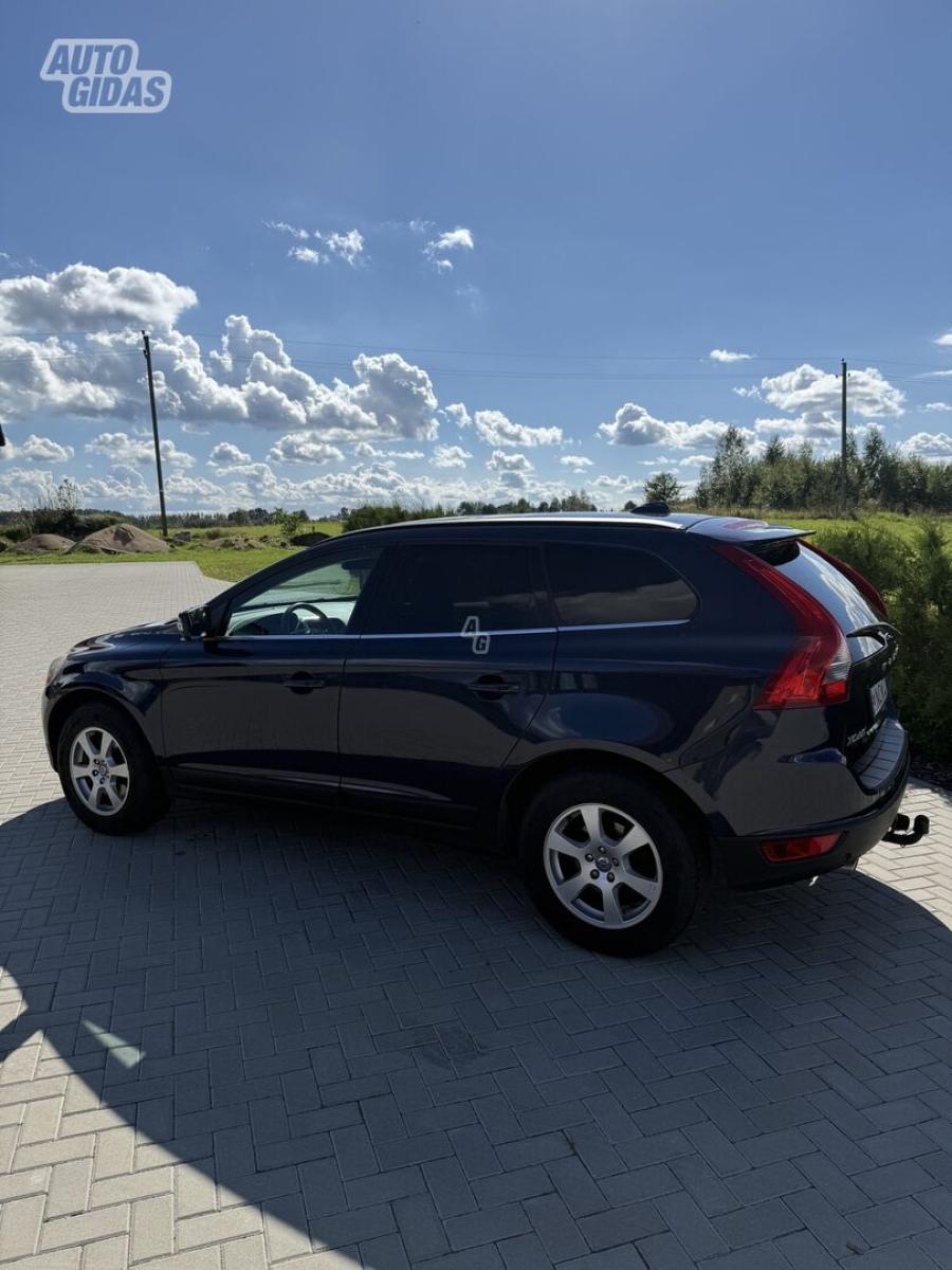 Blue Volvo XC60 2013 in Vilnius, with an engine capacity of 2.40 L and mileage of 359 thousand km for 8700 €, photo 5 on AUTOMOTO.COM.LV