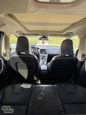 Blue Volvo XC60 2013 in Vilnius, with an engine capacity of 2.40 L and mileage of 359 thousand km for 8700 €, photo 14 on AUTOMOTO.COM.LV
