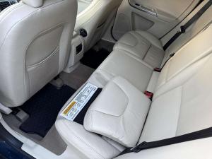 Blue Volvo XC60 2013 in Siauliai, with an engine capacity of 2.95 L and mileage of 228 thousand km for 8850 €, photo 12 on AUTOMOTO.COM.LV