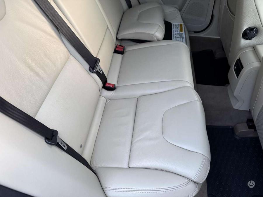 Blue Volvo XC60 2013 in Siauliai, with an engine capacity of 2.95 L and mileage of 228 thousand km for 8850 €, photo 13 on AUTOMOTO.COM.LV