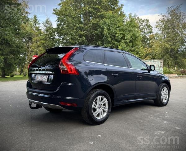 Blue Volvo XC60 2013 in Jurmala, with an engine capacity of 2.00 L and mileage of 272 thousand km for 11495 €, photo 9 on AUTOMOTO.COM.LV