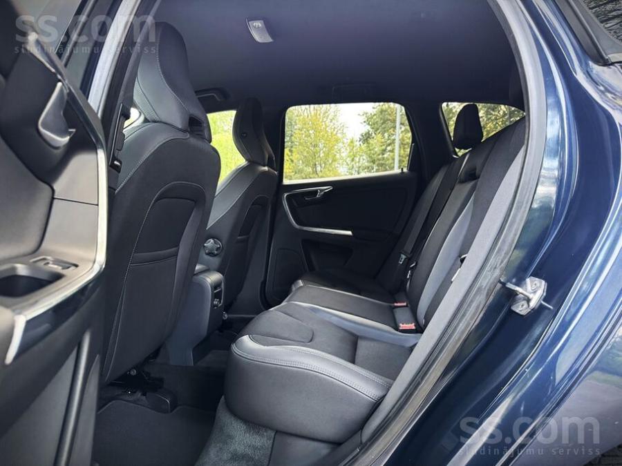 Zils Volvo XC60 2013 Jūrmala, ar dzinēja tilpumu 2.00 L un nobraukumu 272 tūkst. km par 11495 €, foto 16 vietnē AUTOMOTO.COM.LV