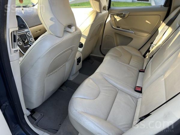 Volvo XC60 2013 Rīga vietnē Zils Volvo XC60 2013 Rīga, ar dzinēja tilpumu 2.00 L un nobraukumu 188 tūkst. km par 10950 €, foto 7 vietnē AUTOMOTO.COM.LV