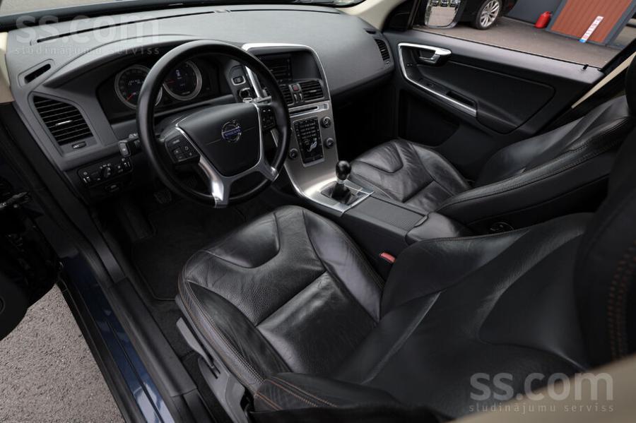 Zils Volvo XC60 2013 Jelgava, ar dzinēja tilpumu 2.00 L un nobraukumu 0 tūkst. km par 9790 €, foto 9 vietnē AUTOMOTO.COM.LV