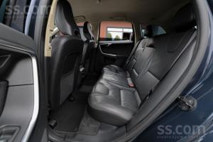 Zils Volvo XC60 2013 Jelgava, ar dzinēja tilpumu 2.00 L un nobraukumu 0 tūkst. km par 9790 €, foto 10 vietnē AUTOMOTO.COM.LV