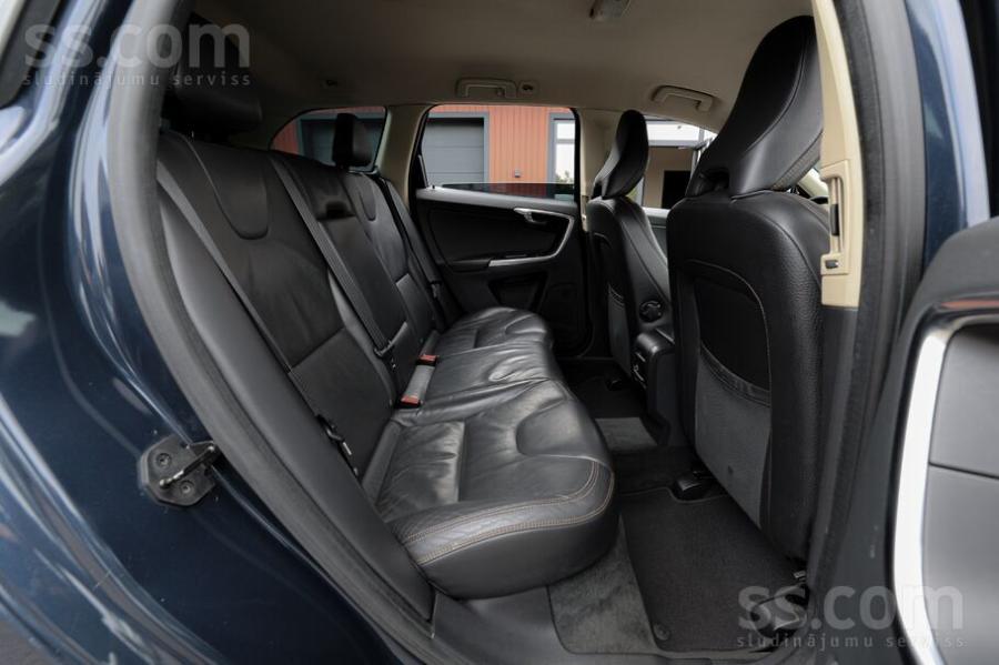 Zils Volvo XC60 2013 Jelgava, ar dzinēja tilpumu 2.00 L un nobraukumu 0 tūkst. km par 9790 €, foto 11 vietnē AUTOMOTO.COM.LV