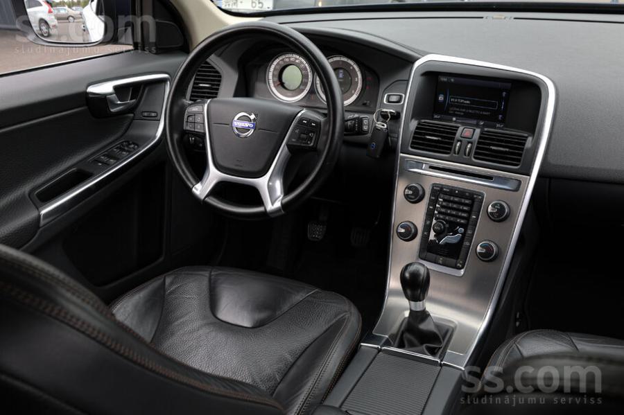 Zils Volvo XC60 2013 Jelgava, ar dzinēja tilpumu 2.00 L un nobraukumu 0 tūkst. km par 9790 €, foto 13 vietnē AUTOMOTO.COM.LV