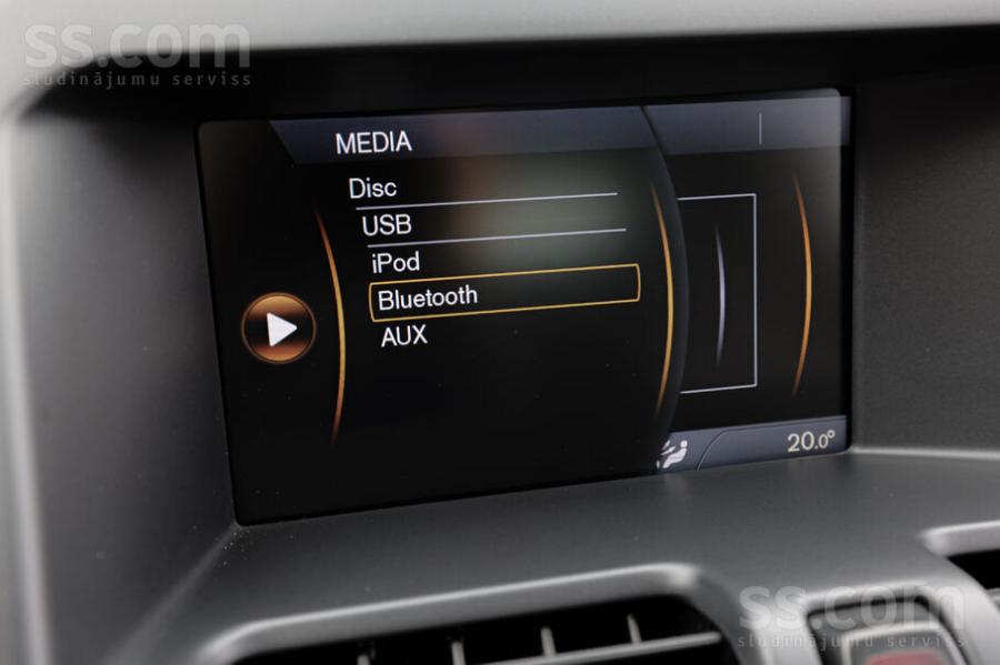 Zils Volvo XC60 2013 Jelgava, ar dzinēja tilpumu 2.00 L un nobraukumu 0 tūkst. km par 9790 €, foto 15 vietnē AUTOMOTO.COM.LV