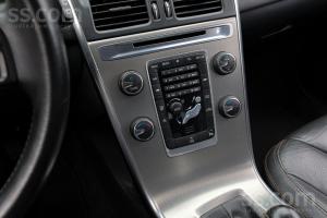 Zils Volvo XC60 2013 Jelgava, ar dzinēja tilpumu 2.00 L un nobraukumu 0 tūkst. km par 9790 €, foto 18 vietnē AUTOMOTO.COM.LV