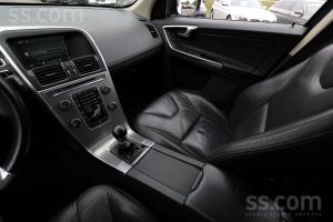Zils Volvo XC60 2013 Jelgava, ar dzinēja tilpumu 2.00 L un nobraukumu 0 tūkst. km par 9790 €, foto 19 vietnē AUTOMOTO.COM.LV