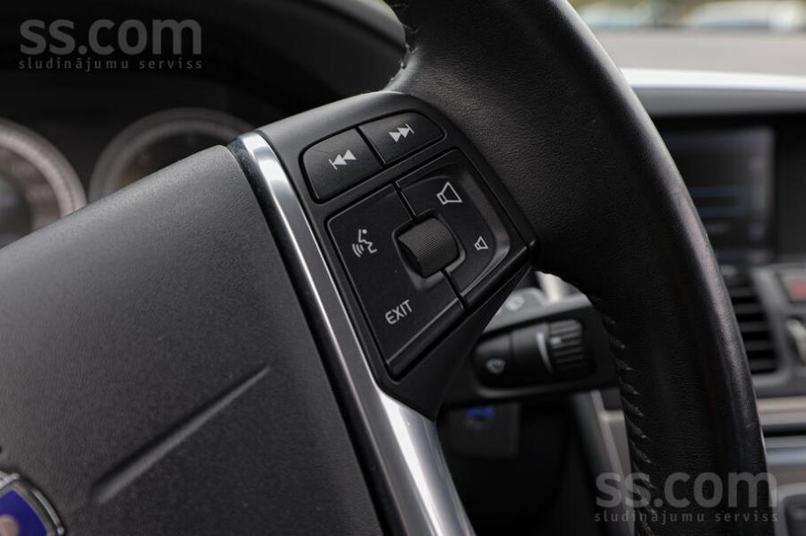 Zils Volvo XC60 2013 Jelgava, ar dzinēja tilpumu 2.00 L un nobraukumu 0 tūkst. km par 9790 €, foto 20 vietnē AUTOMOTO.COM.LV