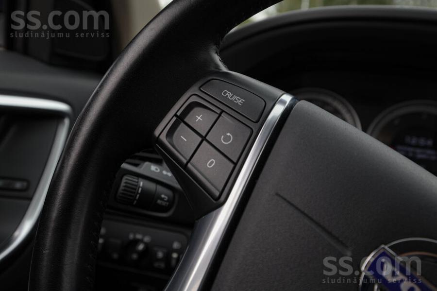 Zils Volvo XC60 2013 Jelgava, ar dzinēja tilpumu 2.00 L un nobraukumu 0 tūkst. km par 9790 €, foto 21 vietnē AUTOMOTO.COM.LV