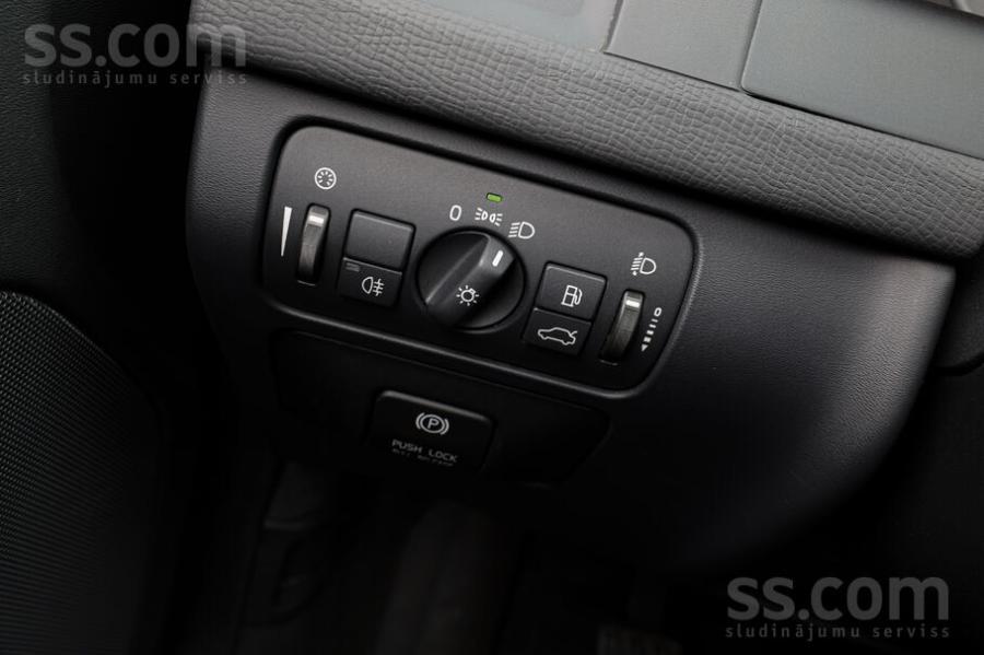 Zils Volvo XC60 2013 Jelgava, ar dzinēja tilpumu 2.00 L un nobraukumu 0 tūkst. km par 9790 €, foto 22 vietnē AUTOMOTO.COM.LV