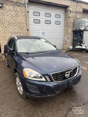 Zils Volvo XC60 2013 Kauņa, ar dzinēja tilpumu 3.20 L un nobraukumu 127 tūkst. km par 4500 €, foto 3 vietnē AUTOMOTO.COM.LV