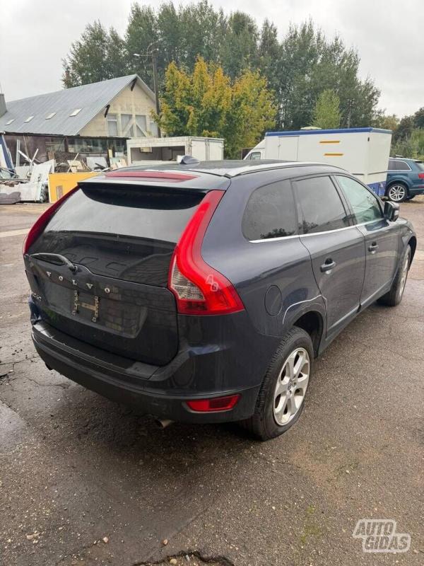 Volvo XC60 2013 Kauņa vietnē Zils Volvo XC60 2013 Kauņa, ar dzinēja tilpumu 3.20 L un nobraukumu 127 tūkst. km par 4500 €, foto 6 vietnē AUTOMOTO.COM.LV