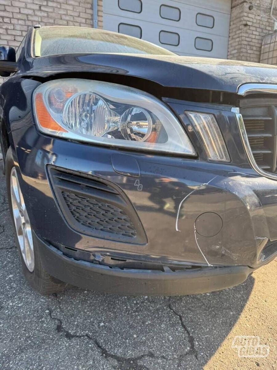Zils Volvo XC60 2013 Kauņa, ar dzinēja tilpumu 3.20 L un nobraukumu 127 tūkst. km par 4500 €, foto 23 vietnē AUTOMOTO.COM.LV
