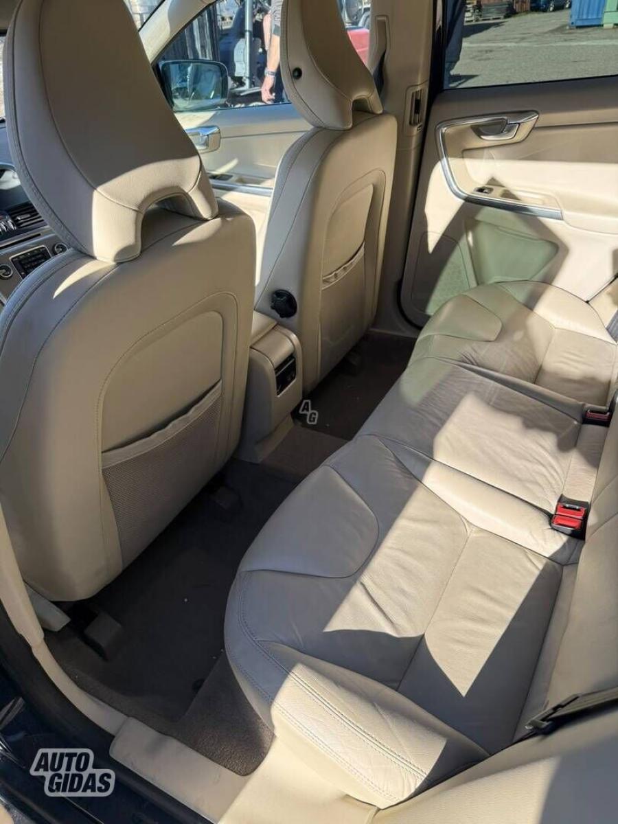Zils Volvo XC60 2013 Kauņa, ar dzinēja tilpumu 3.20 L un nobraukumu 127 tūkst. km par 4500 €, foto 36 vietnē AUTOMOTO.COM.LV
