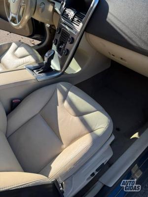 Zils Volvo XC60 2013 Kauņa, ar dzinēja tilpumu 3.20 L un nobraukumu 127 tūkst. km par 4500 €, foto 40 vietnē AUTOMOTO.COM.LV