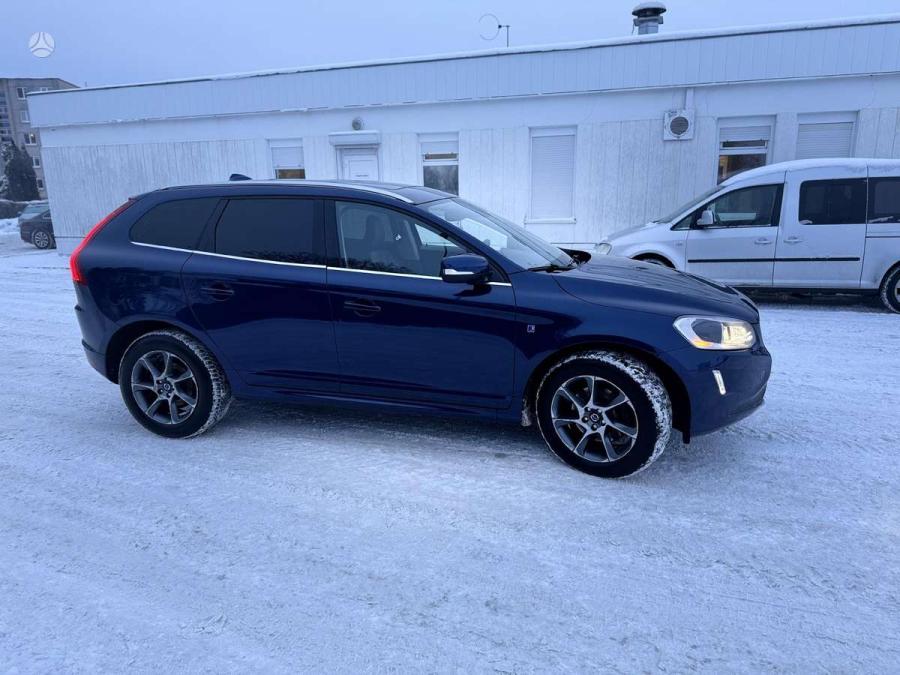 Blue Volvo XC60 2014 in Ukmerge, with an engine capacity of 2.40 L and mileage of 280 thousand km for 12500 €, photo 2 on AUTOMOTO.COM.LV