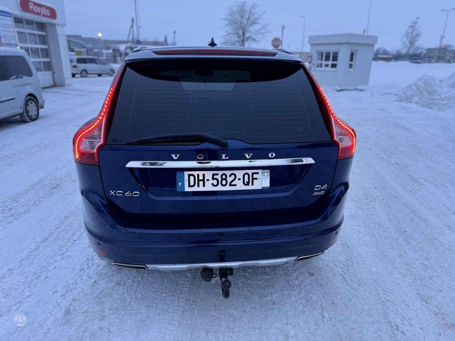 Blue Volvo XC60 2014 in Ukmerge, with an engine capacity of 2.40 L and mileage of 280 thousand km for 12500 €, photo 4 on AUTOMOTO.COM.LV