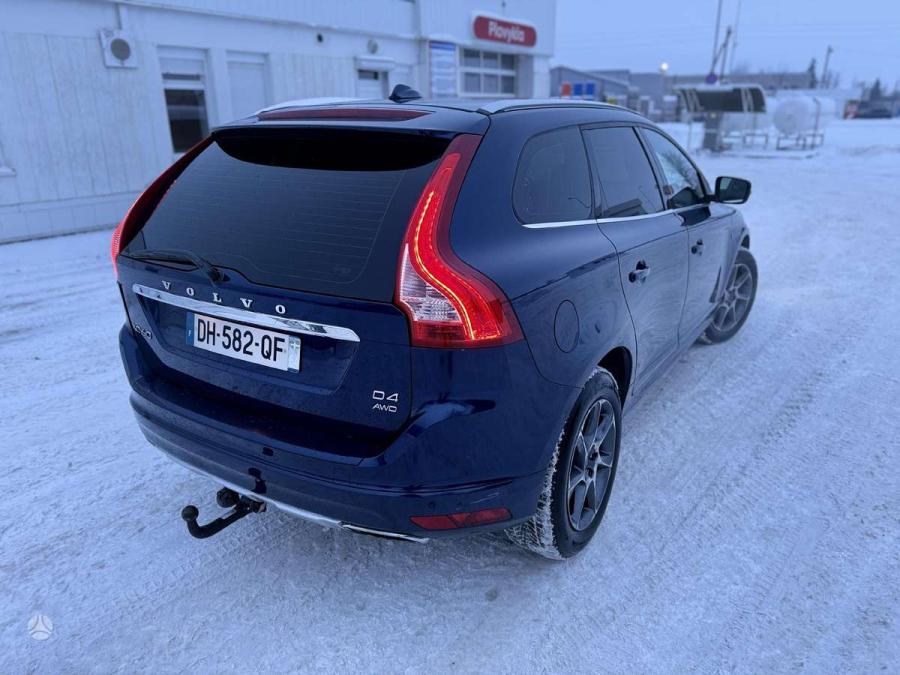 Blue Volvo XC60 2014 in Ukmerge, with an engine capacity of 2.40 L and mileage of 280 thousand km for 12500 €, photo 6 on AUTOMOTO.COM.LV