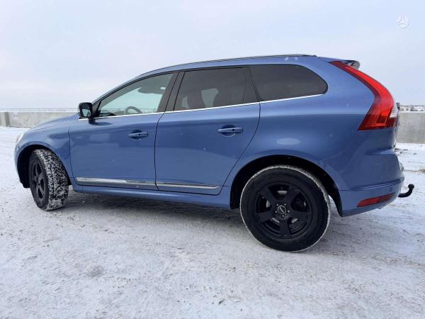 Zils Volvo XC60 2014 Viļņa, ar dzinēja tilpumu 2.40 L un nobraukumu 209 tūkst. km par 13300 €, foto 2 vietnē AUTOMOTO.COM.LV