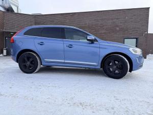 Blue Volvo XC60 2014 in Vilnius, with an engine capacity of 2.40 L and mileage of 209 thousand km for 13300 €, photo 5 on AUTOMOTO.COM.LV