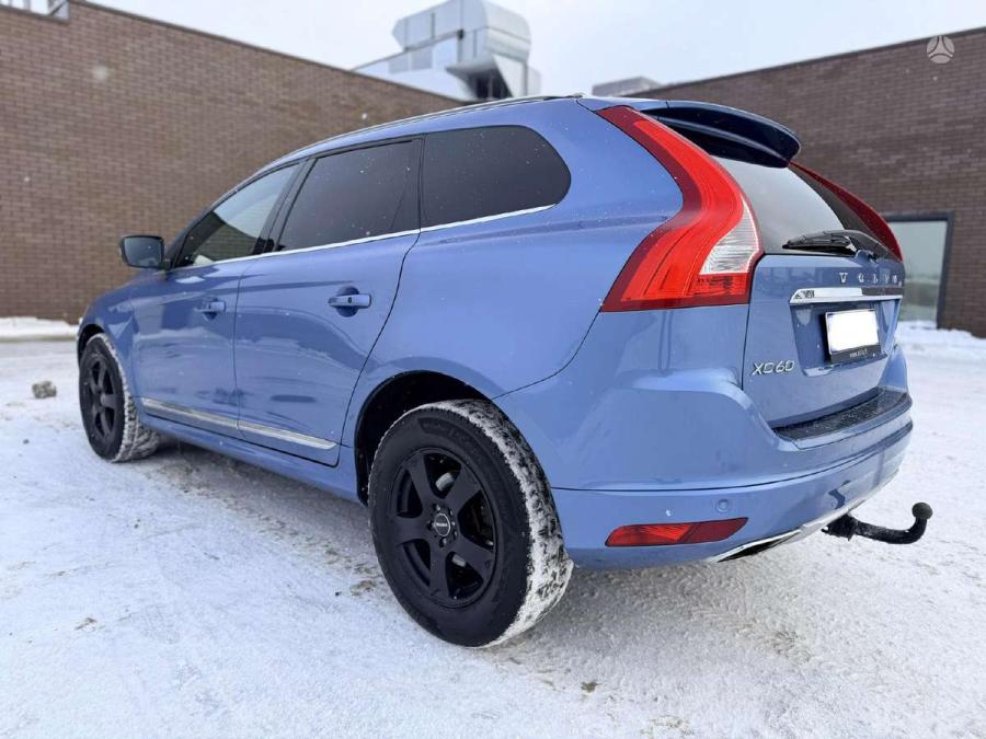 Blue Volvo XC60 2014 in Vilnius, with an engine capacity of 2.40 L and mileage of 209 thousand km for 13300 €, photo 22 on AUTOMOTO.COM.LV