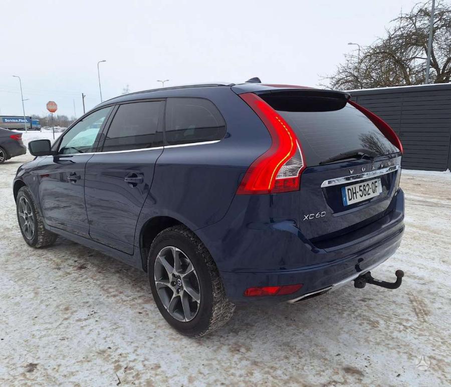 Zils Volvo XC60 2014 Ukmergė, ar dzinēja tilpumu 2.40 L un nobraukumu 281 tūkst. km par 12400 €, foto 3 vietnē AUTOMOTO.COM.LV
